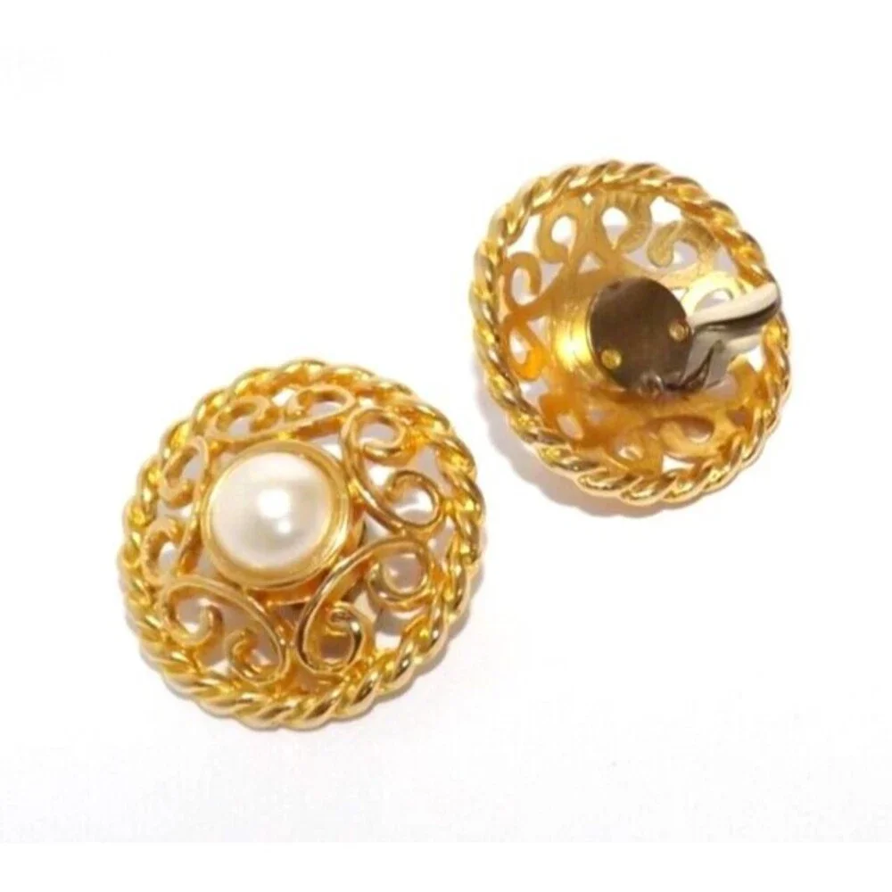 Jewelry | Vintage Big Pearl Gold Tone Scroll Rope Statement Clip On ...